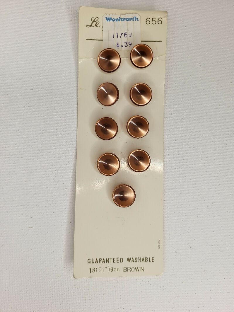 Vintage brown plastic buttons, set of 9 – Destashify