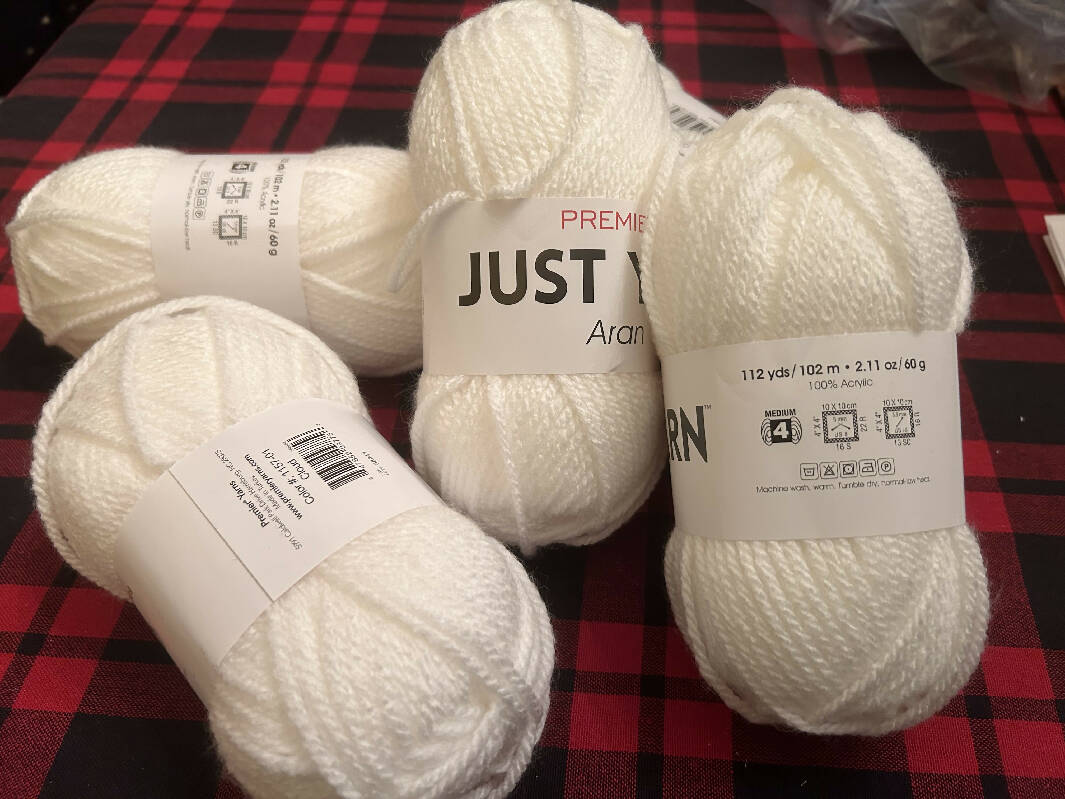 5 skeins of Just Yarn in Cloud Medium Weight machine wash – Destashify