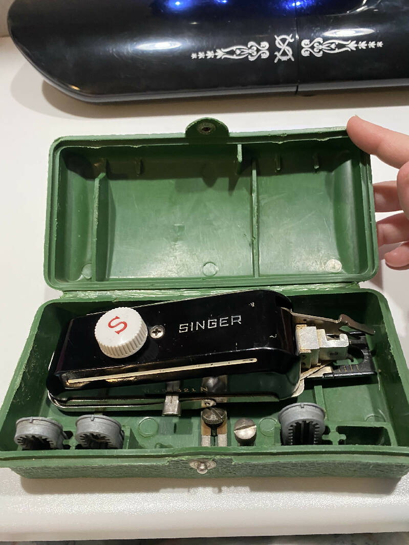 Antique Singer Buttonholer – Destashify